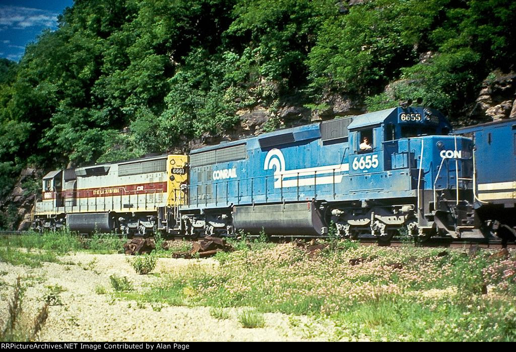 CR SD45-2's 6655 and 6661